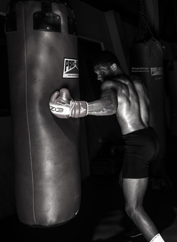 BOXING: CANDY MAN EASTER SHOWDOWN IN ACCRA - Images Image